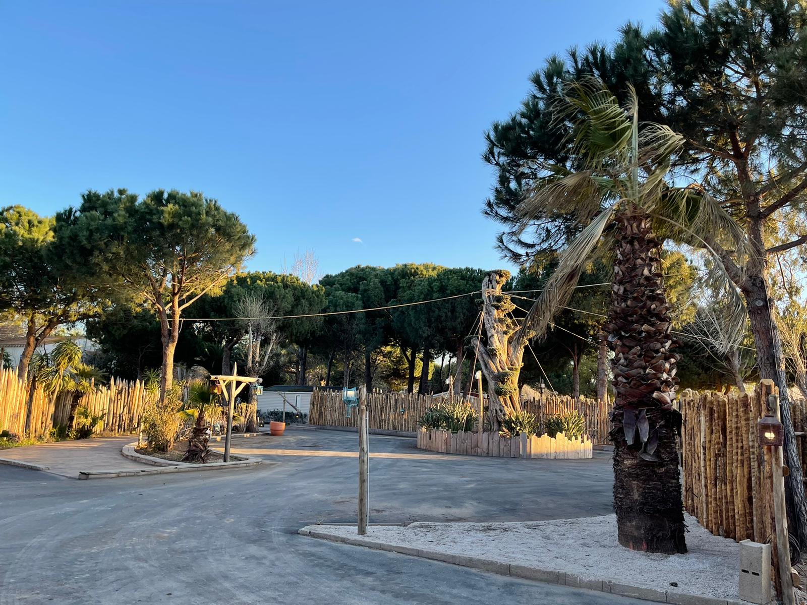 Camping 4 étoiles Les Sables d'Or au Cap d'Agde - Détente et Parc Aquatique